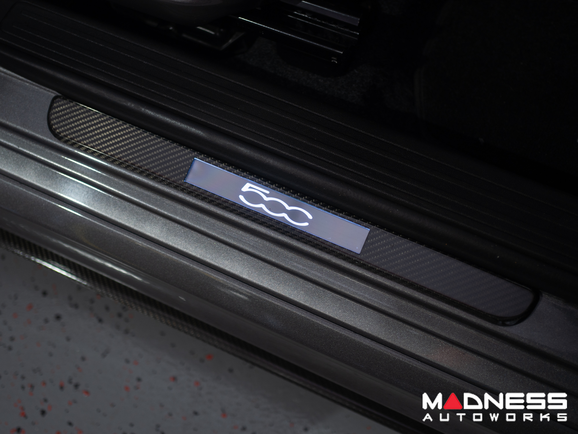 FIAT 500 Door Sills - Wireless LED Lighted - Carbon Fiber w/ 500 Logo