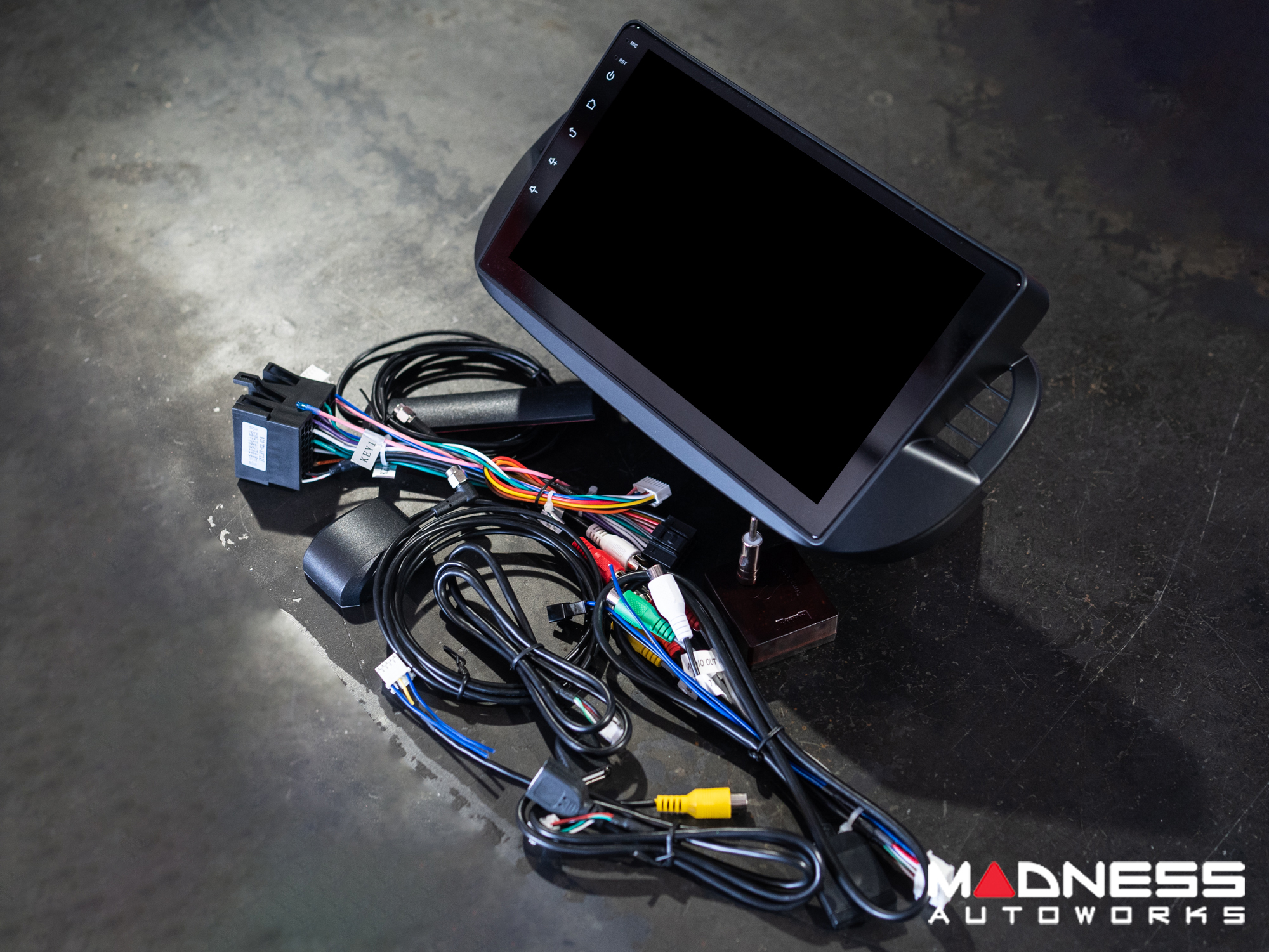 FIAT 500 Radio Head Unit Upgrade System w/ install Kit, F500-RDO-T4-V1-B