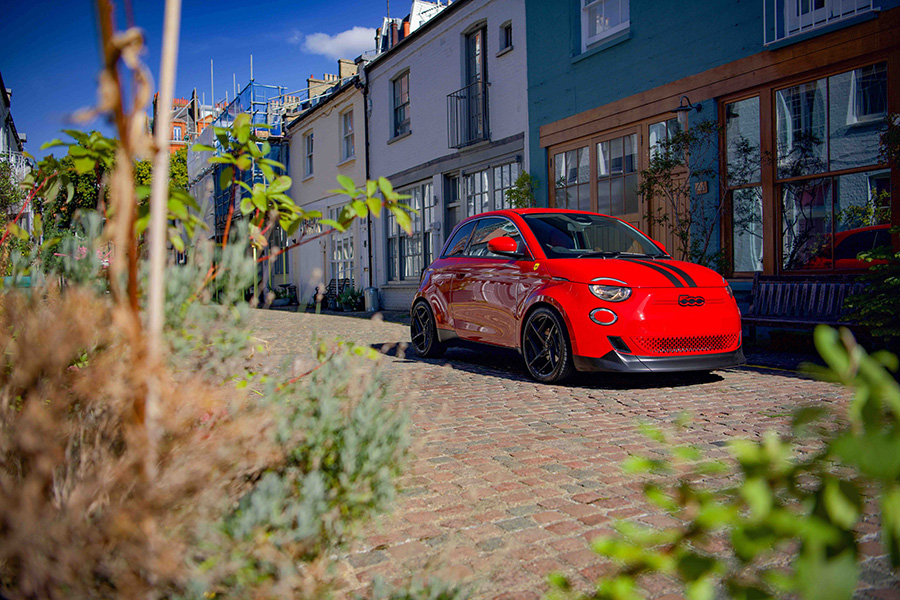 FIAT 500e Complete Exterior Package w/ 18in Black Wheels - Kahn Design ...